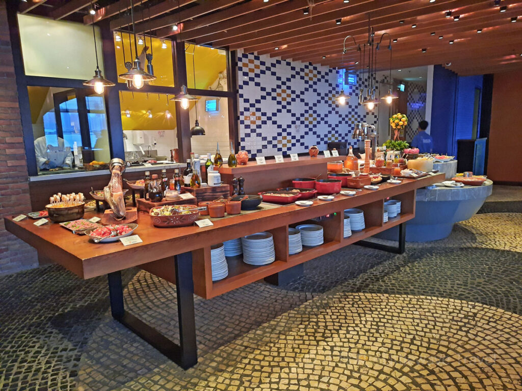 【澳門葡國菜】旅遊塔皇家葡萄肴Tromba Rija自助晚餐試食評價! 新鮮感十足!食物精緻!必吃燒乳豬!